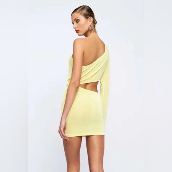 Lioness | Dresses | Nwt Lioness The Bodyguard Mini Cut Out Yellow Dress ...